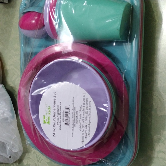 Mainstays | Dining | 24 Pc Kids Dinnerware Set | Poshmark